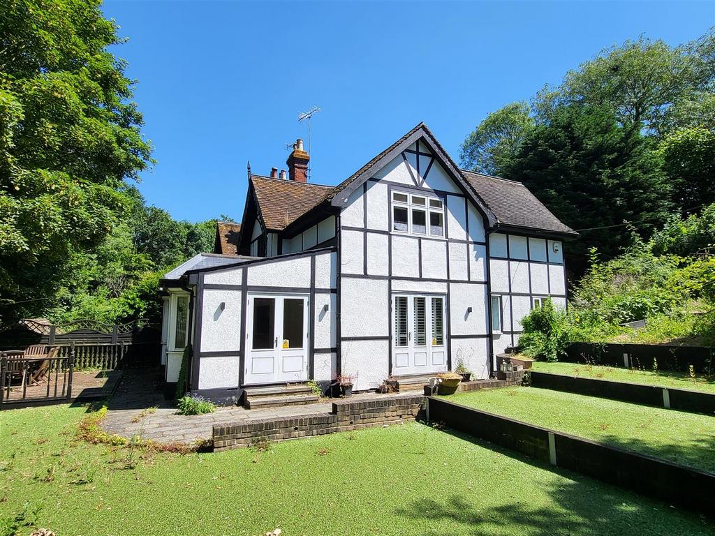 Kitten Lane, Stanstead Abbotts, 4 bed end of terrace house for sale - £ ...