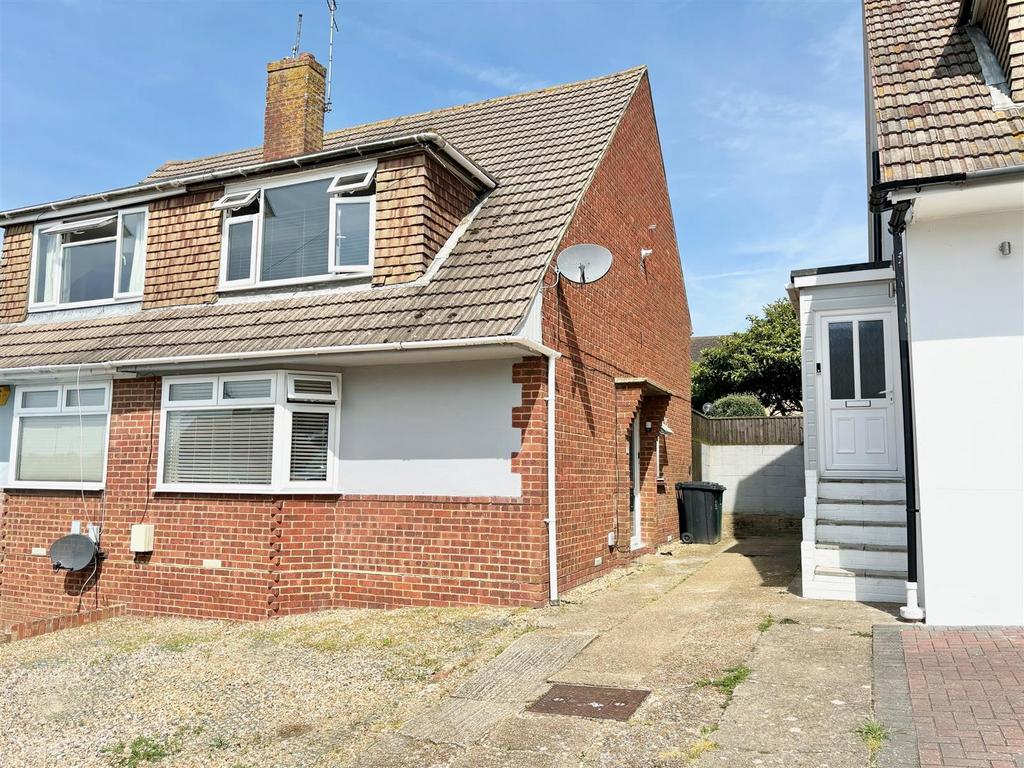 Hawthorn Way, Portslade BN41 3 bed semi-detached house - £325,000