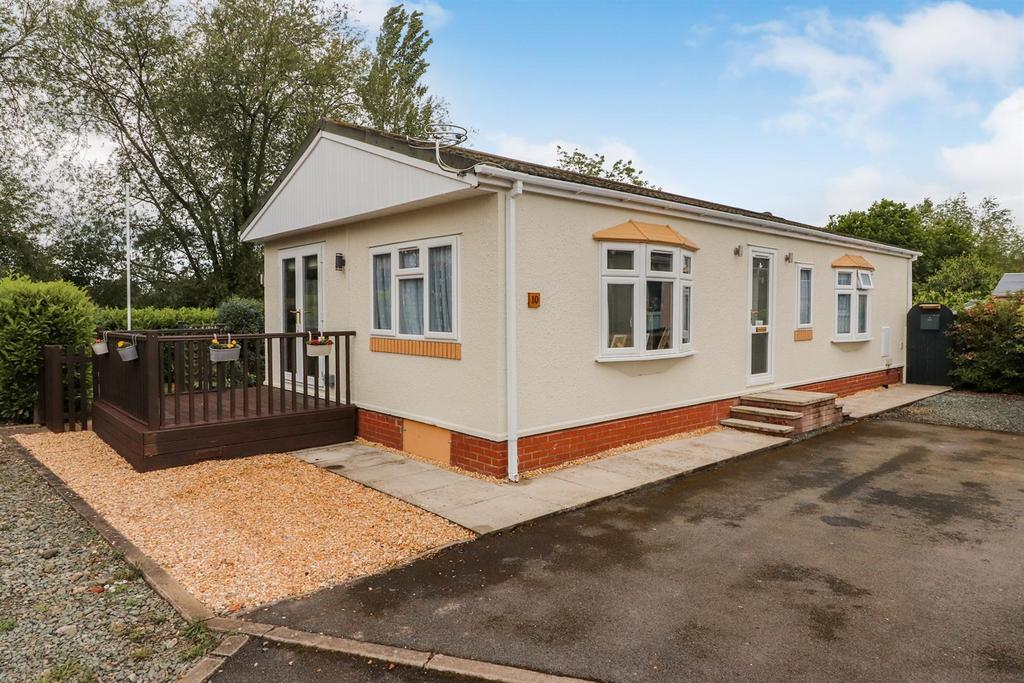 Brookside Park, Kinnerley 2 bed detached bungalow for sale - £139,950