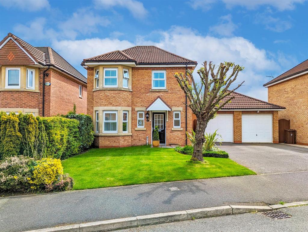 Redfield Croft, Leigh 4 bed detached house for sale - £335,000