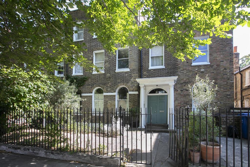 Camberwell Grove, Camberwell, SE5 2 bed flat - £700,000