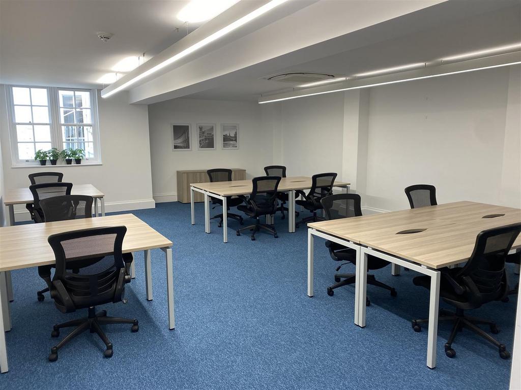 Queen Street | Bath BA1 1HE Property - £1,765 pcm (£407 pw)