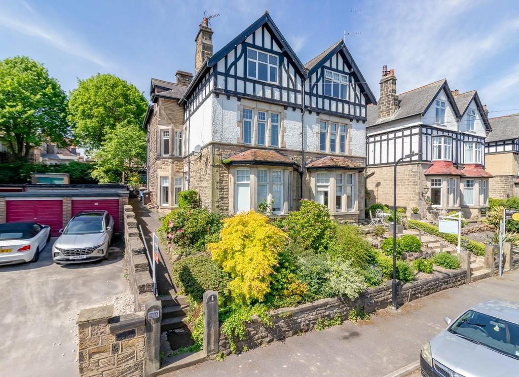 Spring Grove, Harrogate 2 bed apartment for sale - £279,950