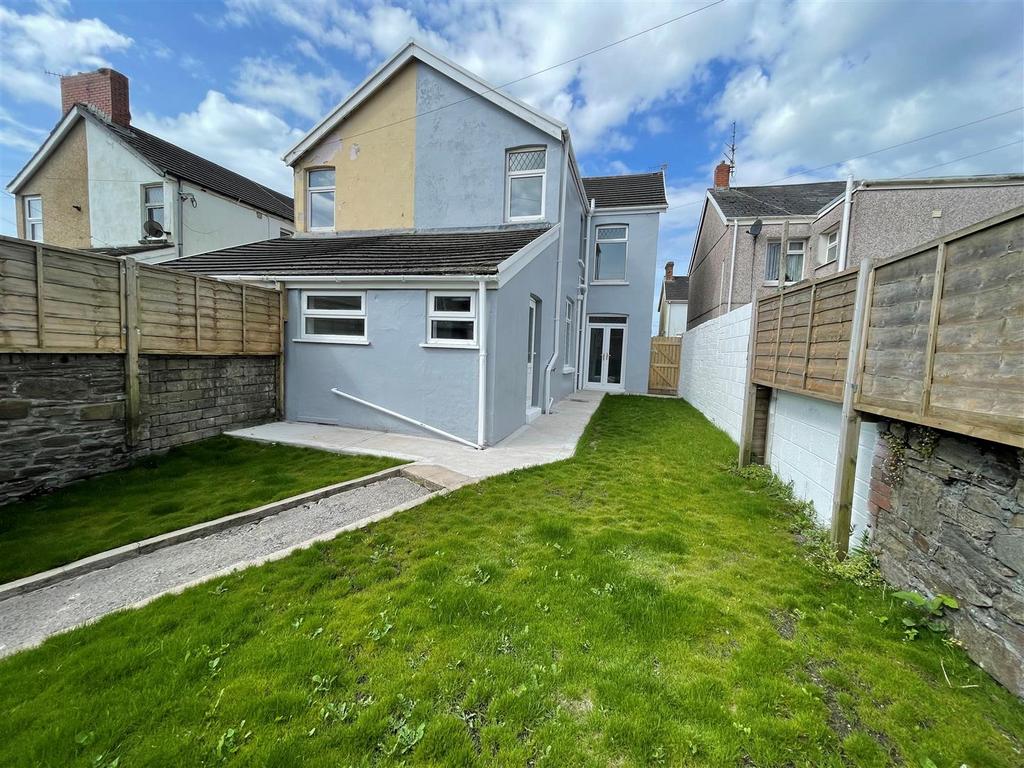 Marged Street, Llanelli 4 bed end of terrace house for sale - £152,500