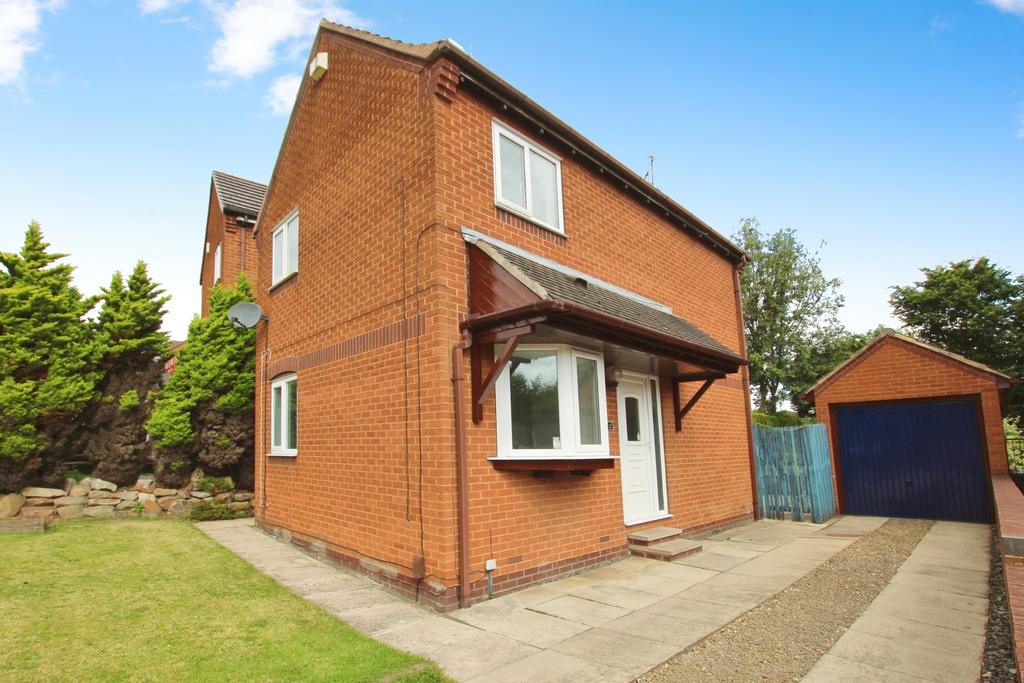 Ibbetson Oval, Churwell, LS27 3 bed detached house - £1,200 pcm (£277 pw)