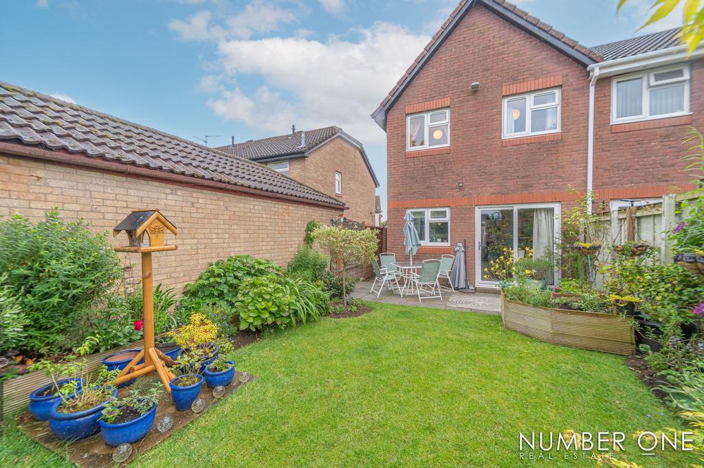 Landau Close, Undy, NP26 3 bed end of terrace house for sale - £250,000