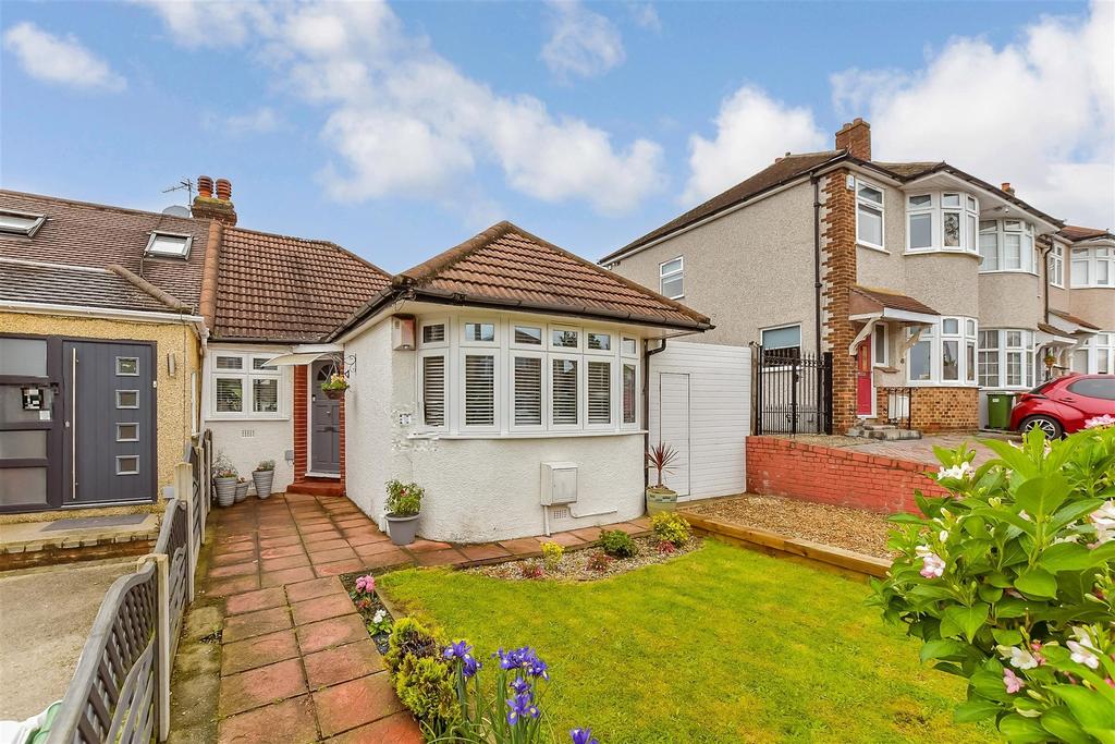 Kent Avenue, Welling, Kent 3 bed semi-detached bungalow - £475,000