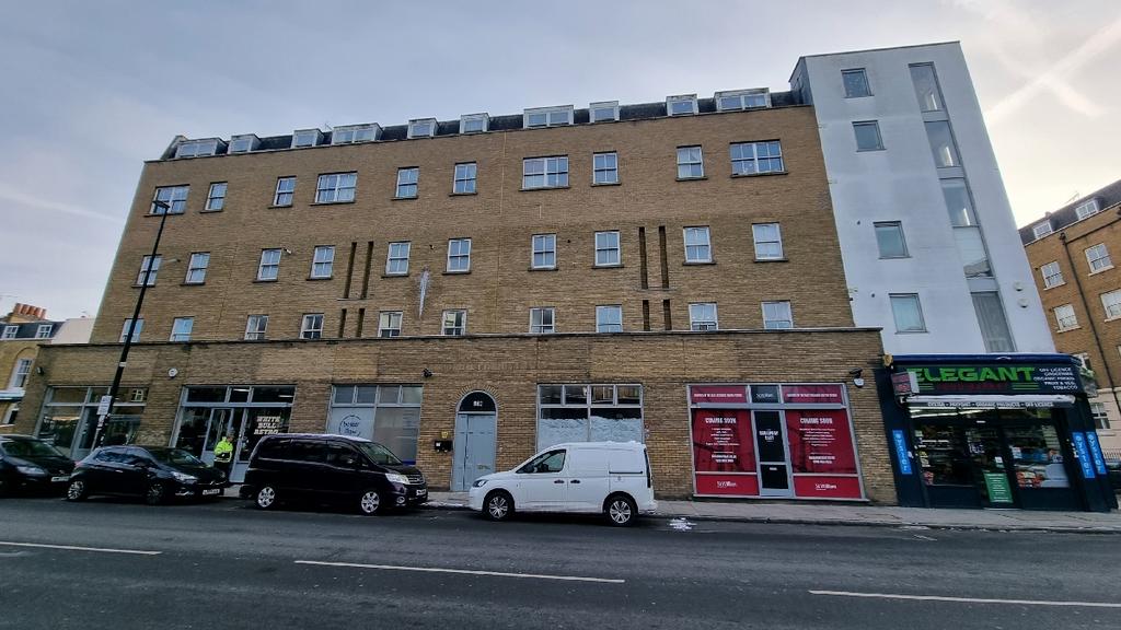 Treadway Street, London, Haggerston 2 bed apartment - £2,200 pcm (£508 pw)