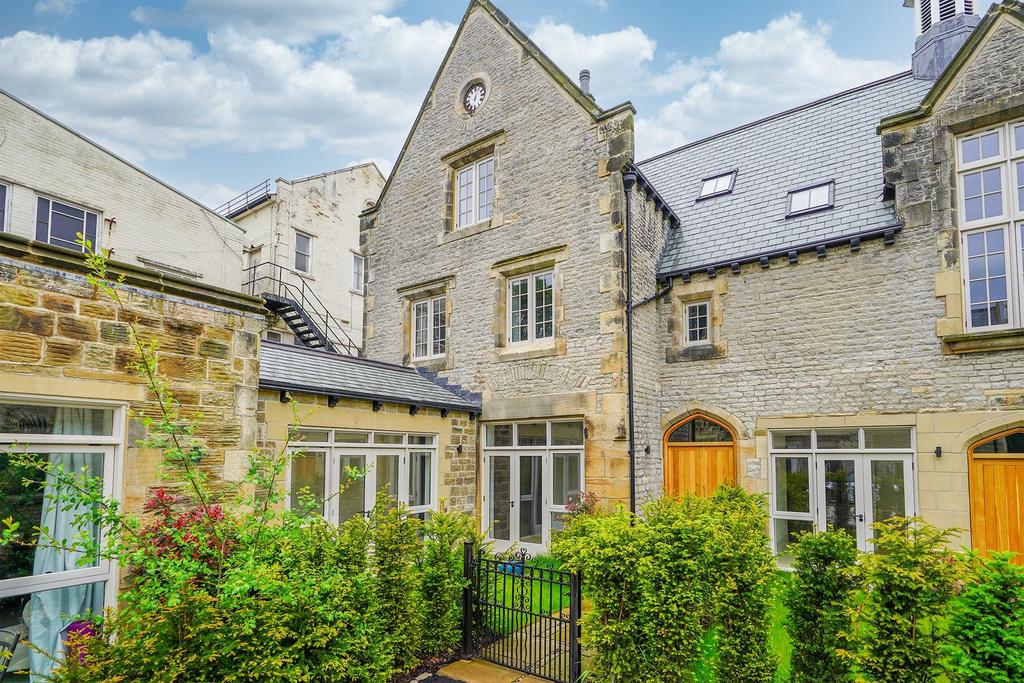 43 Kenwood Road, Sheffield S7 4 bed coach house - £4,000 pcm (£923 pw)