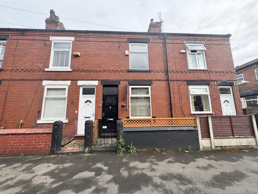Melton Street, South Reddish 2 bed terraced house for sale - £160,000