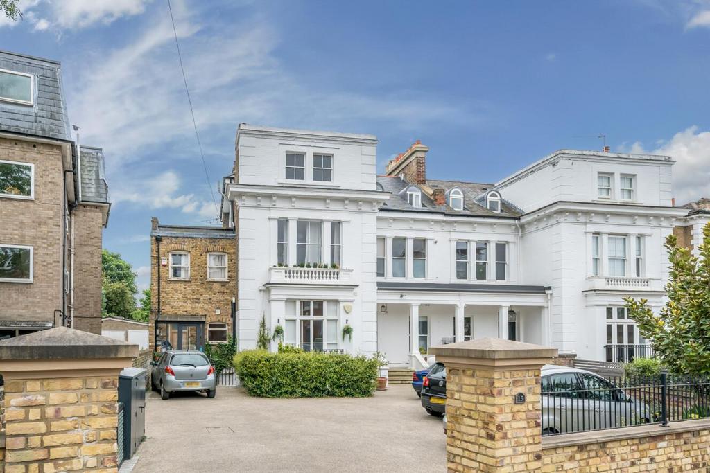 Melrose Road, London 3 bed flat - £700,000