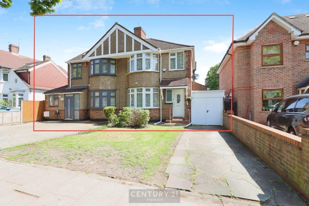 Hanworth Road, HOUNSLOW TW4 7 bed detached house - £1,300,000