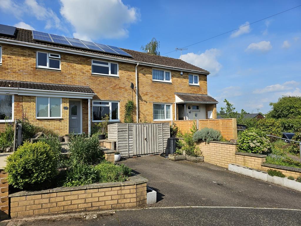 Shortridge Mead, Tiverton, EX16 3 bed terraced house - £239,950