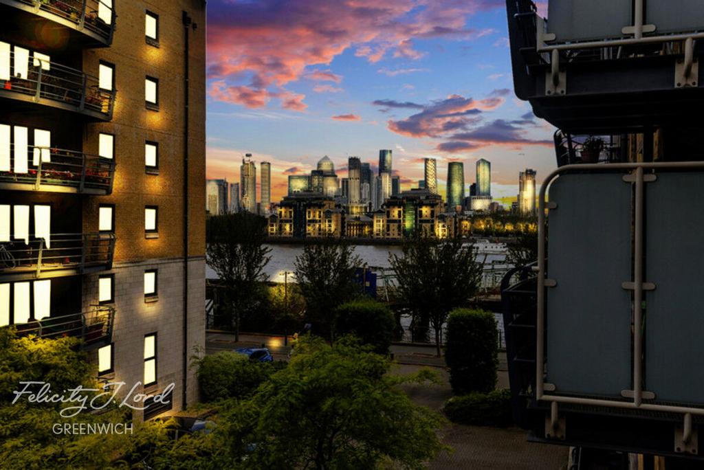 Glaisher Street, London, SE8 3JW 2 bed apartment - £475,000