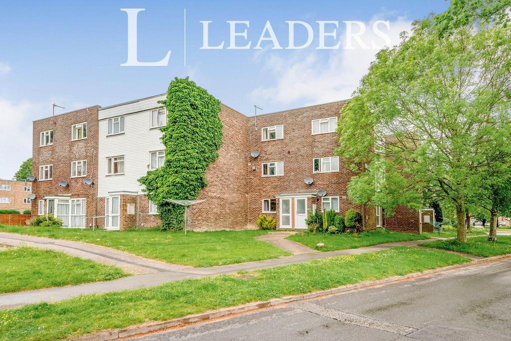 Nimrod Court, Pound Hill 1 bed property - £1,100 pcm (£254 pw)