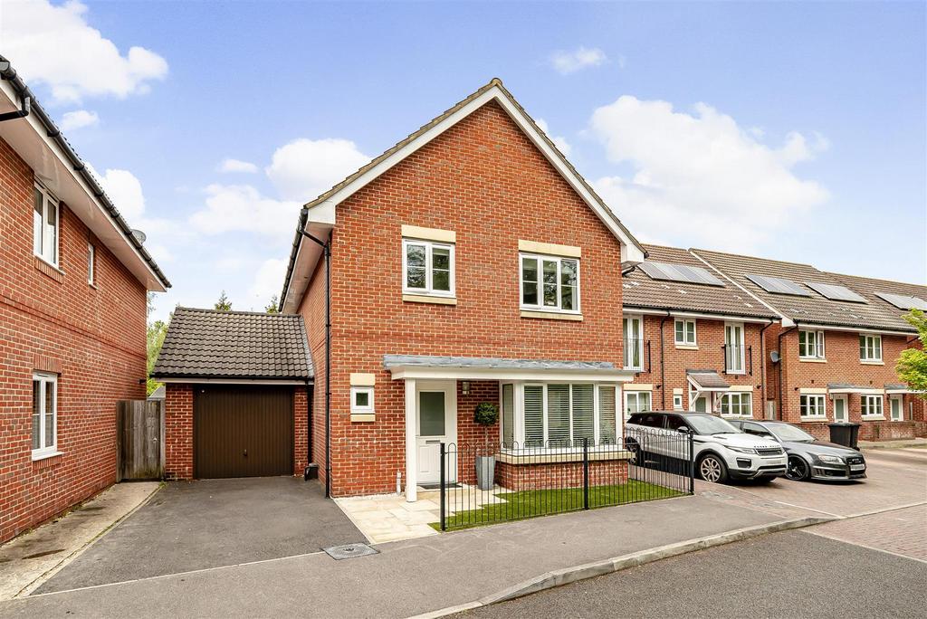 Shafford Meadows, Southampton SO30 4 bed house - £500,000