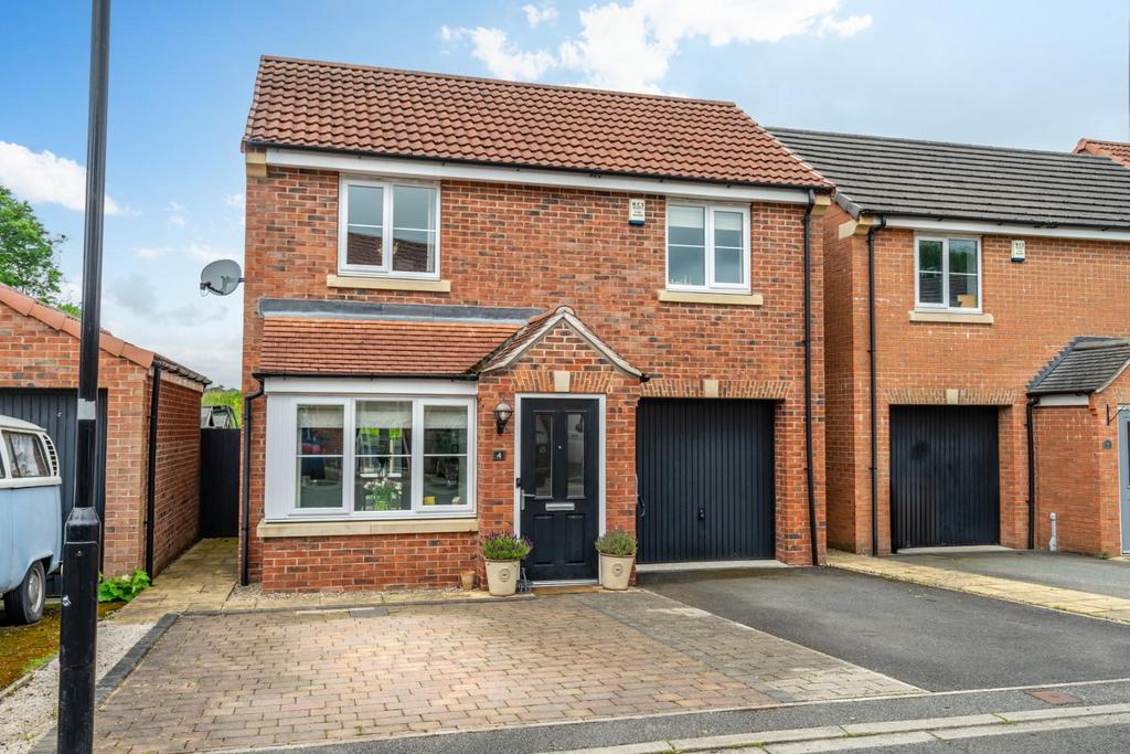 Hardwicke Close, York 3 bed detached house - £375,000