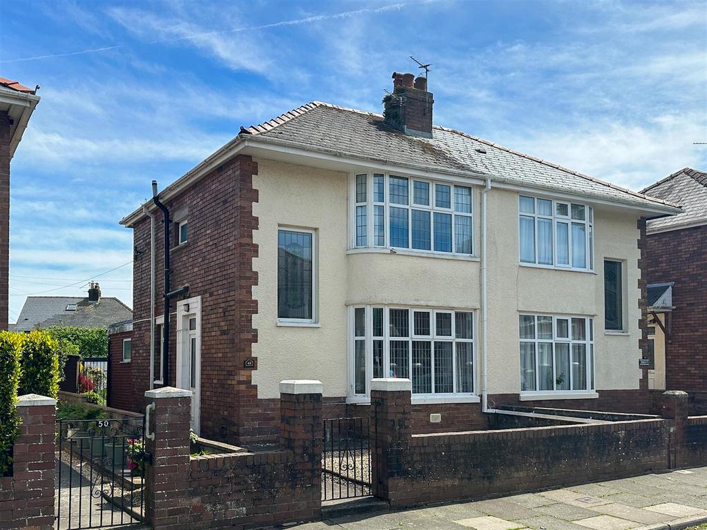 Oxford Street, Barry 3 bed house - £310,000