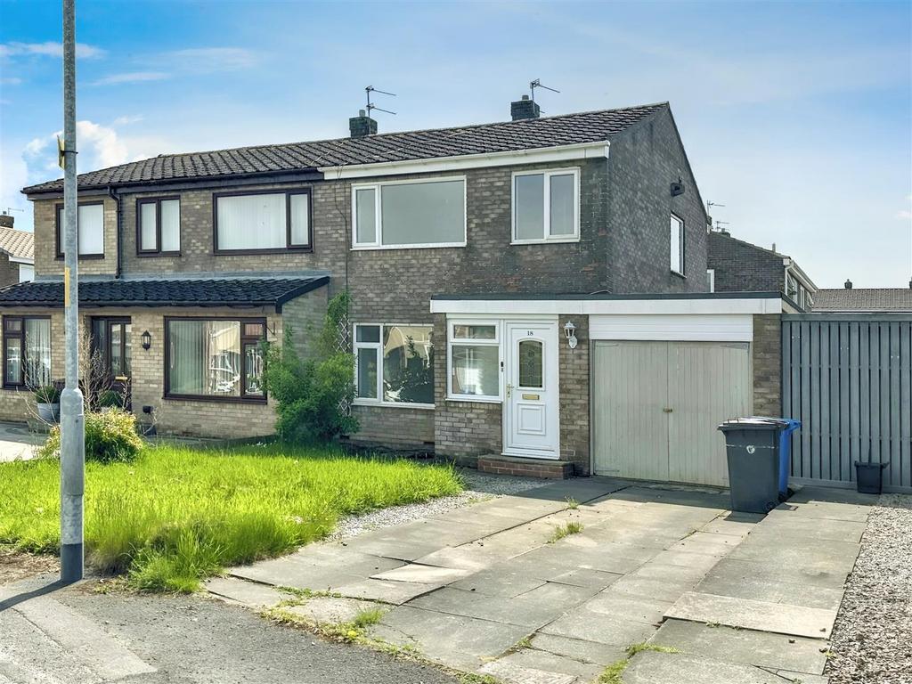Stanton Drive, Pegswood, Morpeth 3 bed semi-detached house - £175,000