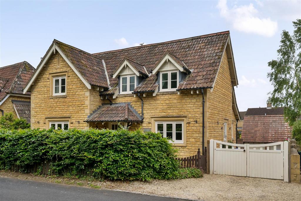 Church Road, Derry Hill 4 bed detached house - £700,000