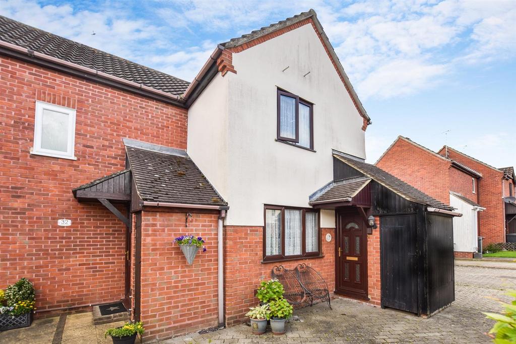 Coburg Place, South Woodham Ferrers... 2 bed house - £300,000