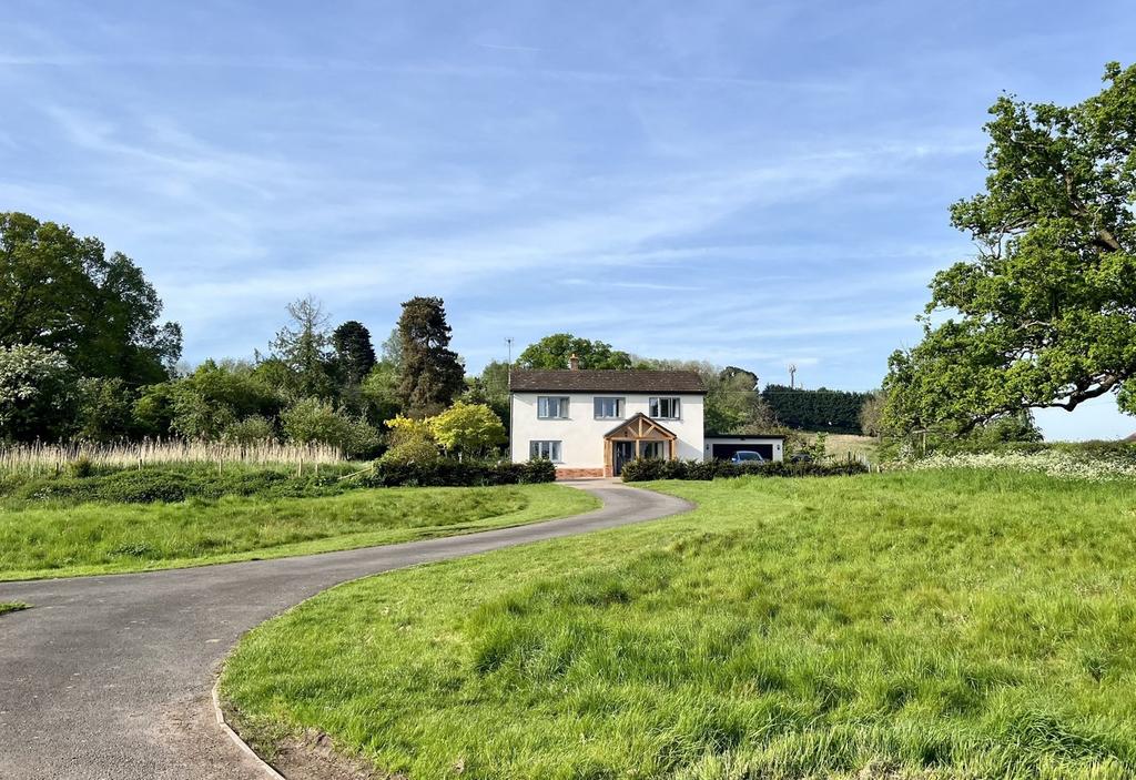 Bushley Green, Tewkesbury GL20 3 bed detached house - £800,000