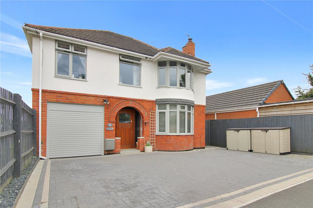 Swindon, Wiltshire SN25 4 bed detached house - £425,000