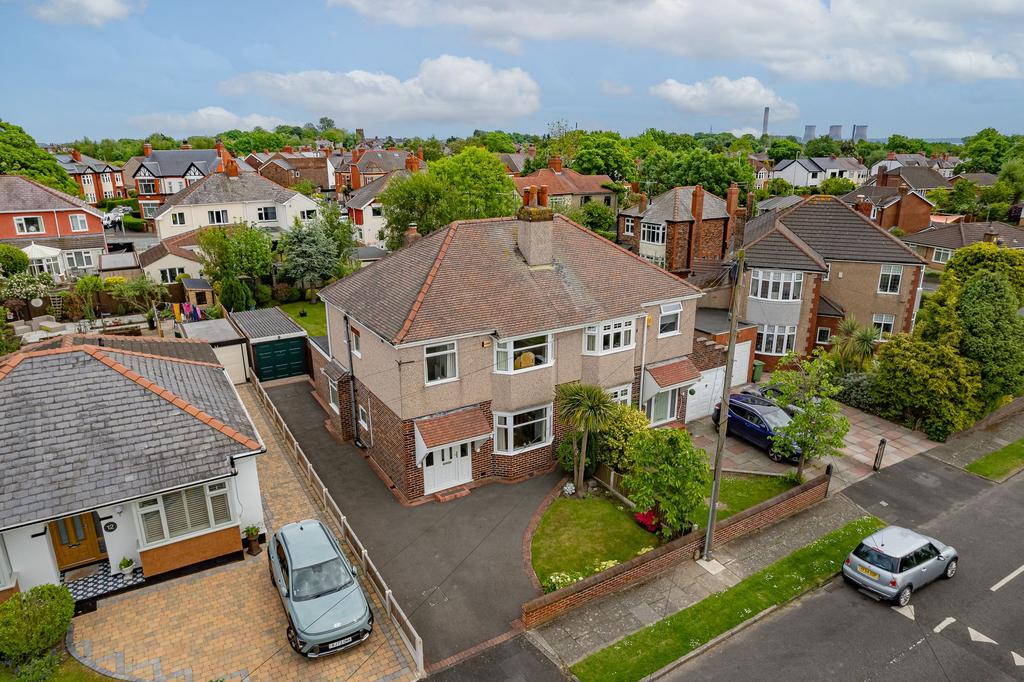 Windsor Road, Widnes WA8 3 bed semi-detached house - £335,000