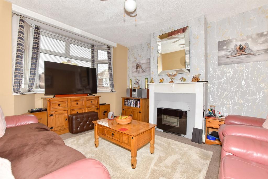 St. James Park Road, Westbrook, Kent 3 bed semi-detached house - £325,000