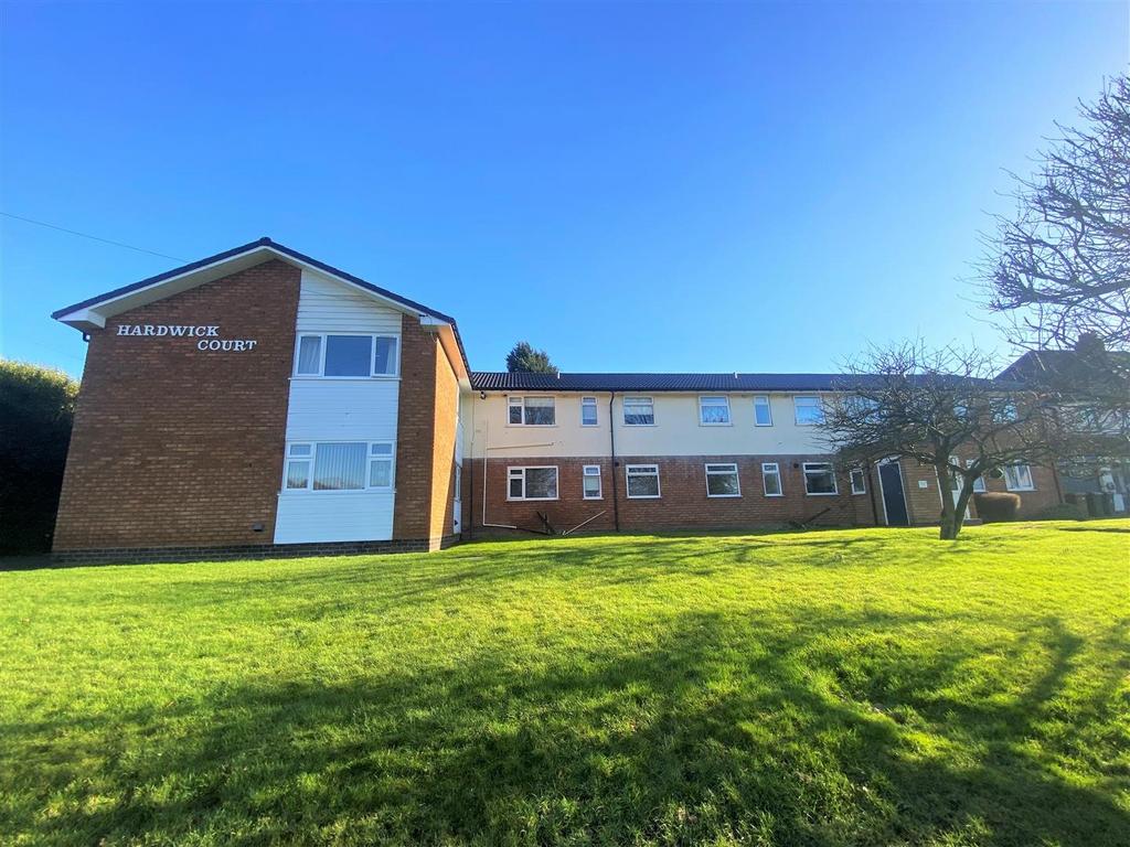 Hardwick Court, Wood Lane, Sutton... 2 bed flat - £900 pcm (£208 pw)