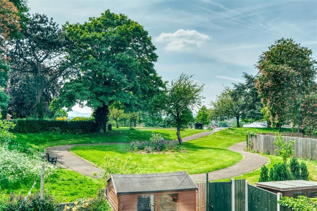 Fort Royal Hill, Worcester, WR5 1BT 4 bed end of terrace house - £425,000
