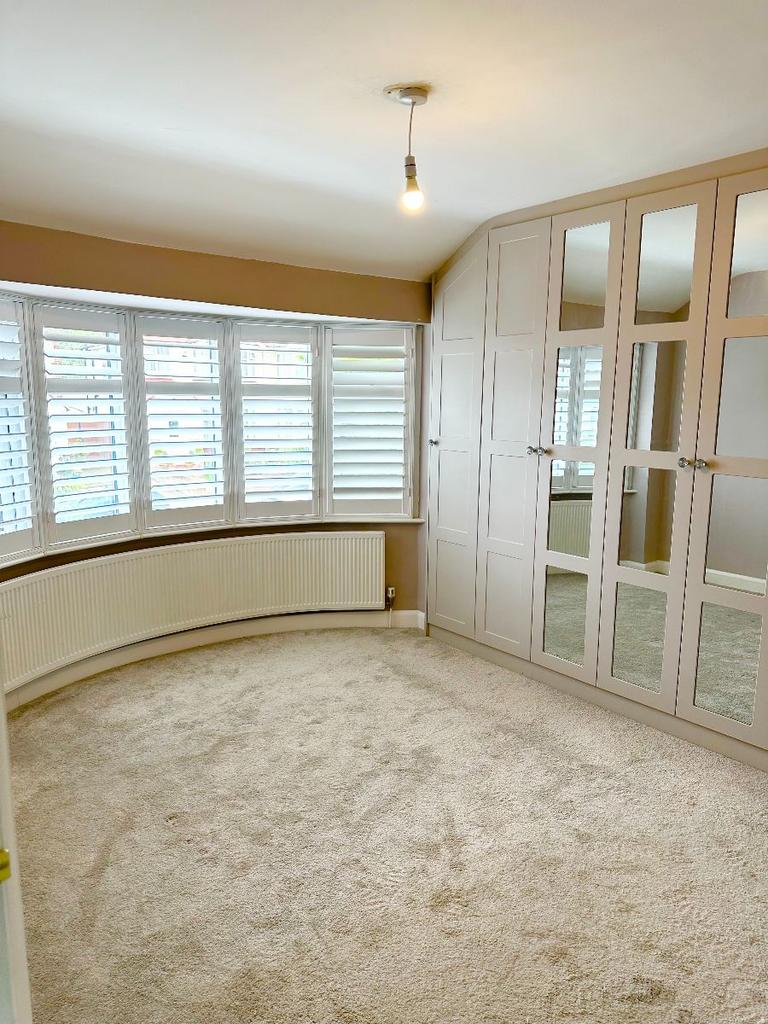 Harrow HA2 3 bed semi-detached house - £2,425 pcm (£560 pw)