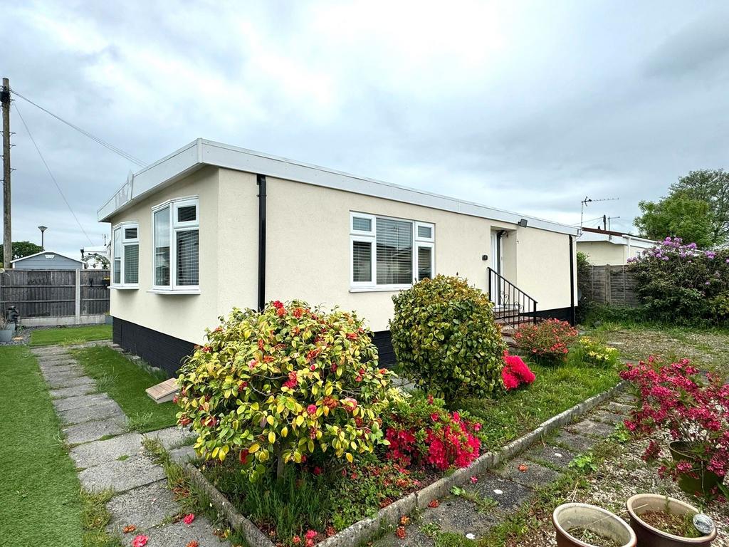 Burlingham Park, Preston 2 bed park home - £70,000