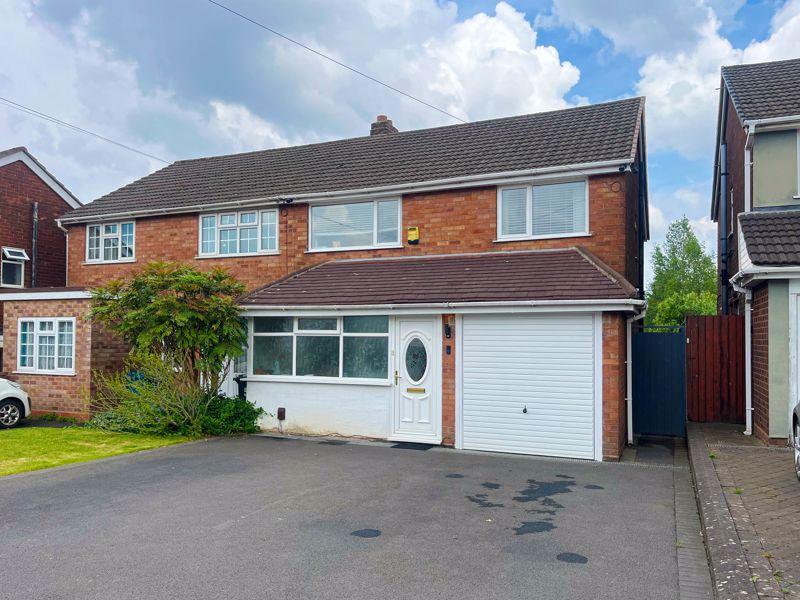 Tudor Road, Burntwood, WS7 0BN 3 bed semi-detached house - £250,000