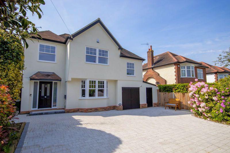 Chelmsford Road, Brentwood CM15 4 bed detached house - £1,200,000