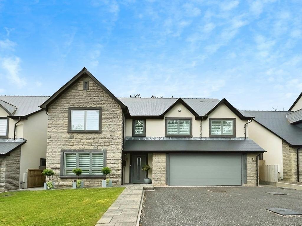 The Paddock, Caerphilly, CF83 3RR 5 bed detached house for sale - £775,000