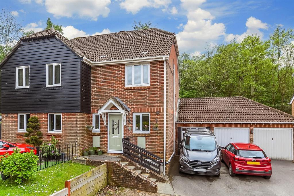 William Morris Way, Crawley, West Sussex 2 bed semi-detached house for ...