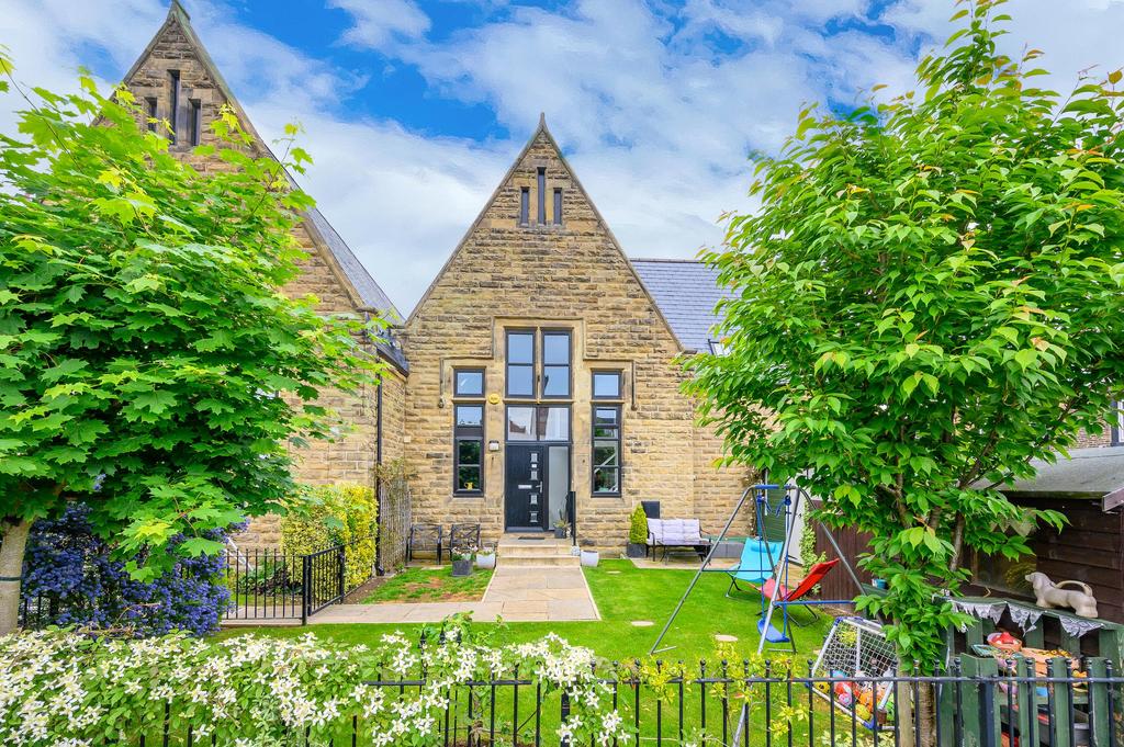 Priestley Manor, School Street... 4 bed townhouse - £410,000