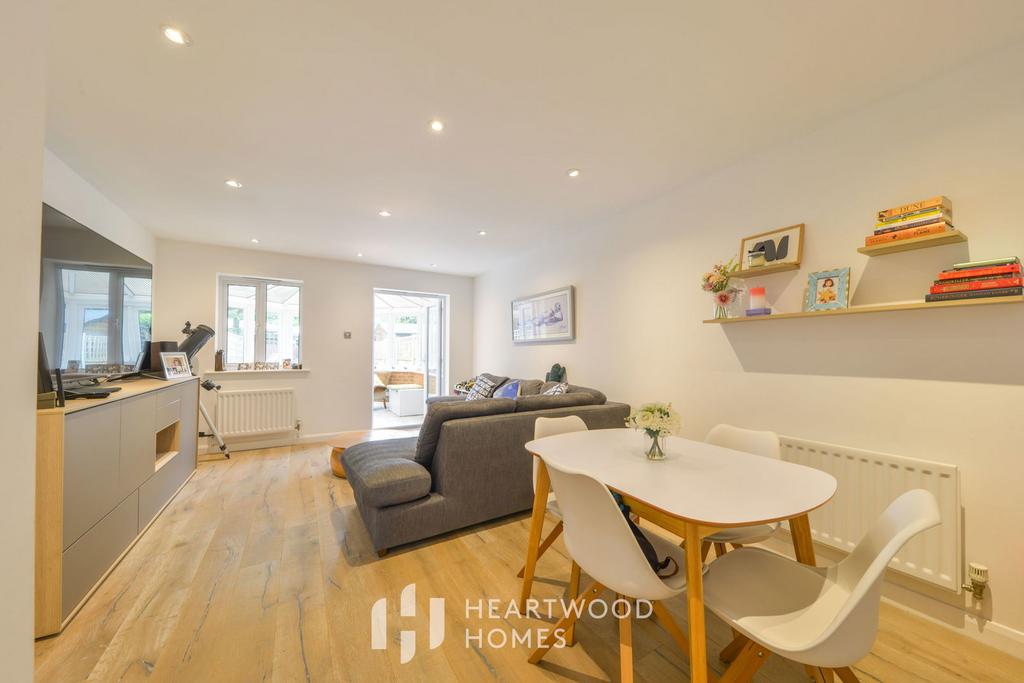 Robins Close, London Colney, St.... 3 bed terraced house - £500,000
