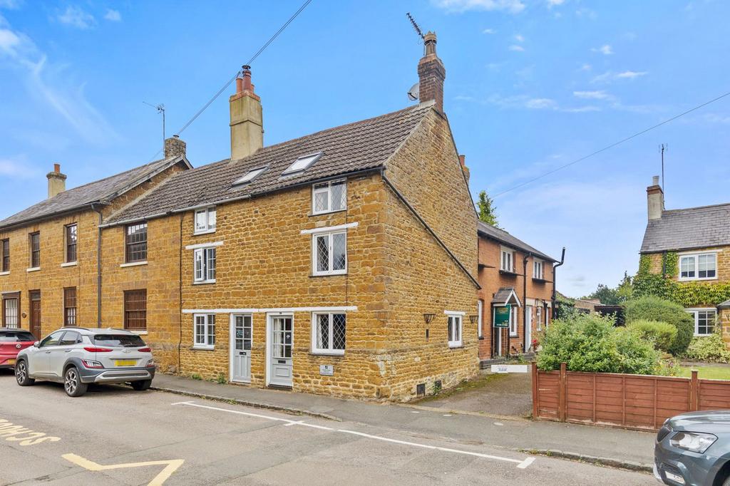 Main Street, Kettering NN14 3 bed end of terrace house for sale - £224,995