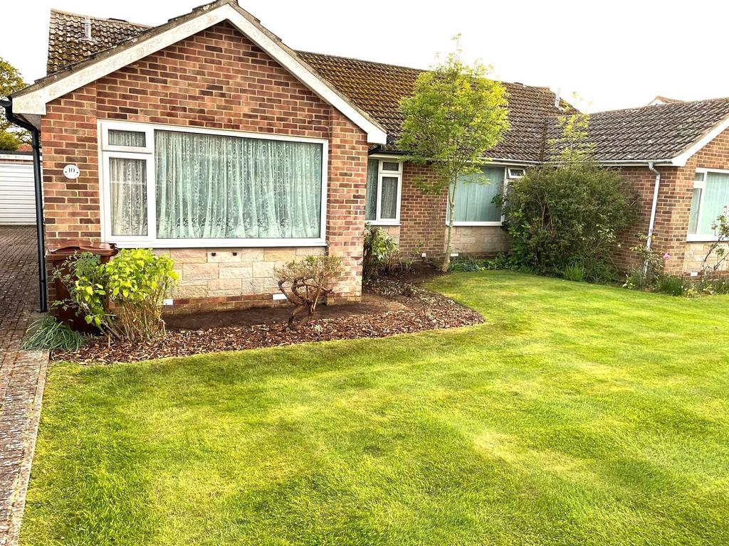 Springfield Close, Westham BN24 2 bed semi-detached bungalow for sale ...