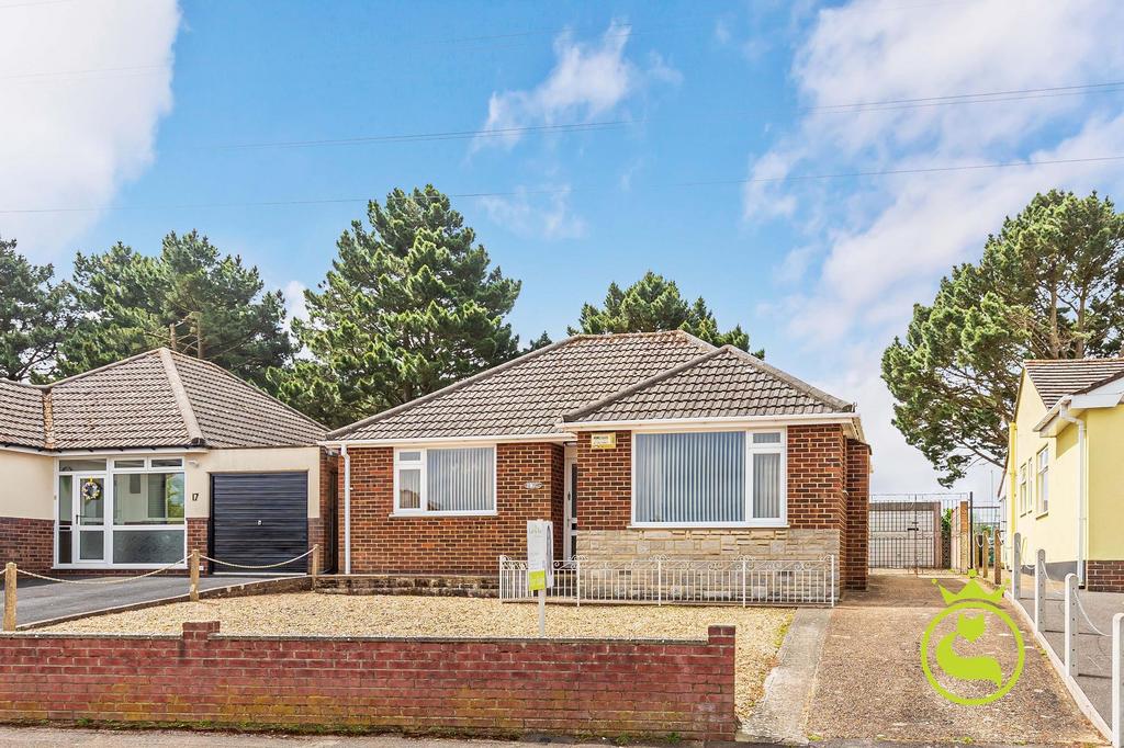 Poole, Poole BH12 2 bed detached bungalow for sale - £325,000