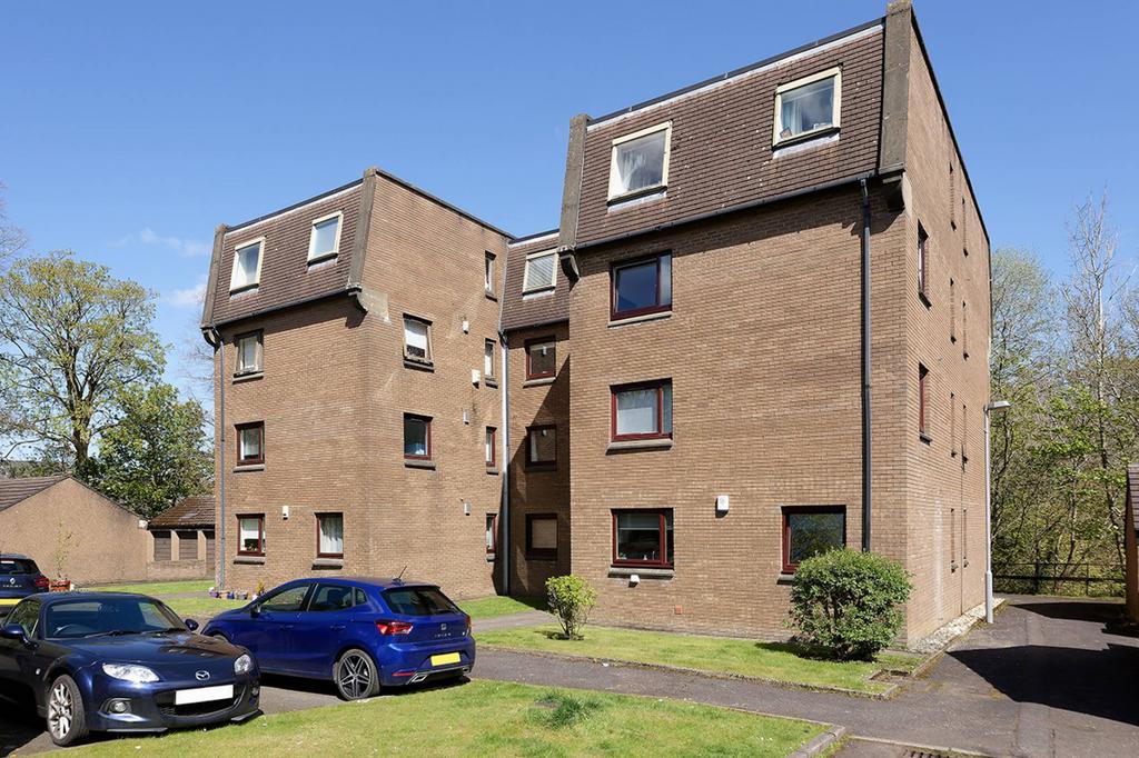 35 Nethan Gate, Hamilton, ML3 8NH 3 bed flat - £100,000