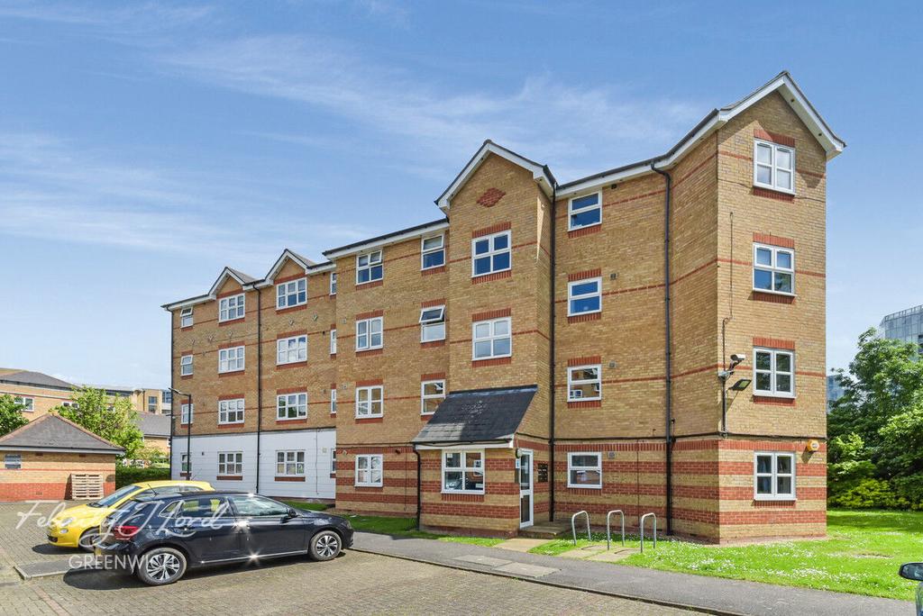 Basevi Way, London, SE8 3JS 2 bed flat - £425,000