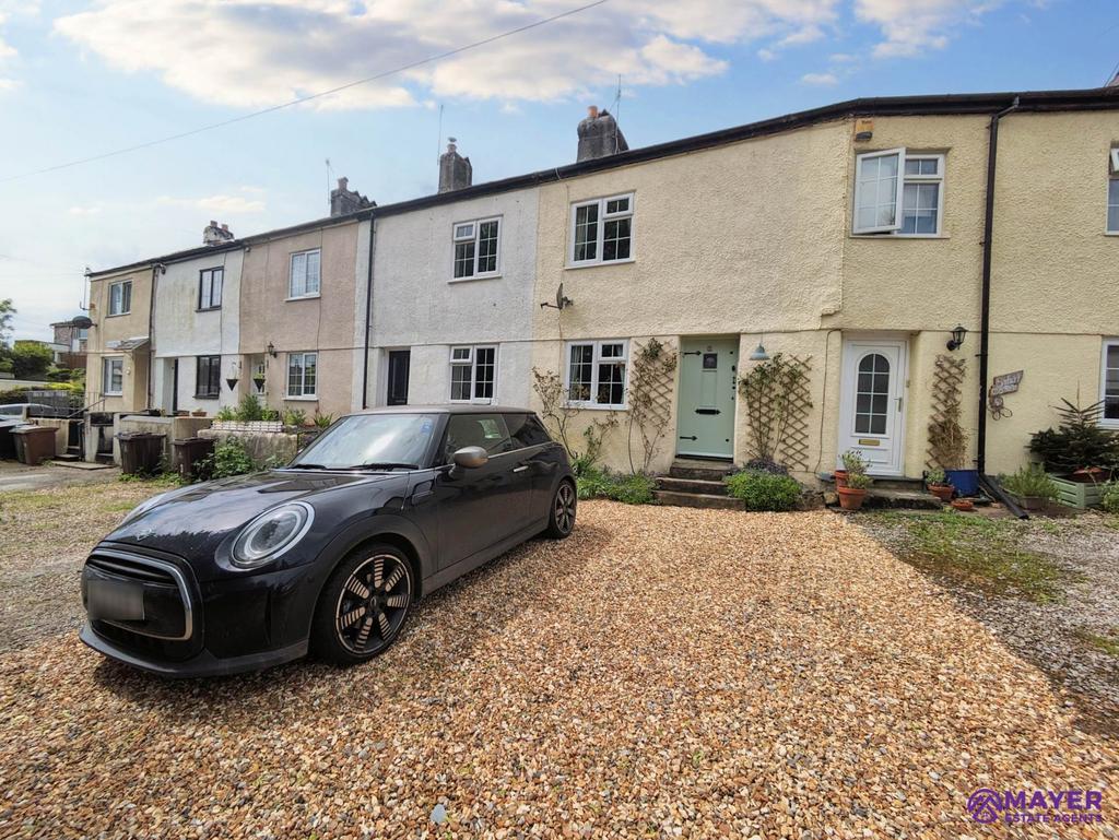 Coles Cottages, Plymouth PL7 2 bed terraced house - £200,000