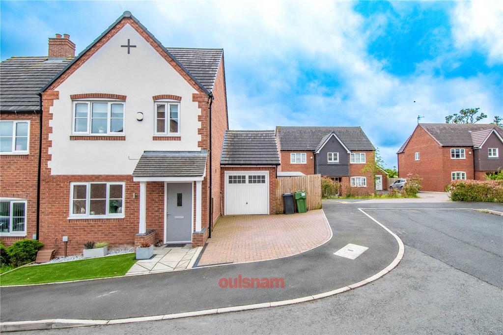 Meadow View Close, Bromsgrove... 3 bed semi-detached house - £342,500