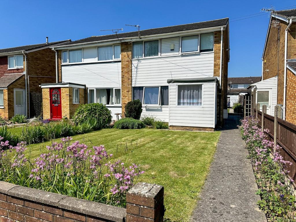 Bevington Close, Patchway, Bristol... 3 bed semi-detached house - £315,000