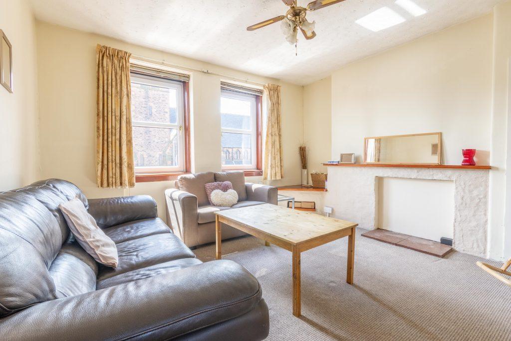 0614L – Portobello Road, Edinburgh... 3 bed flat - £1,767 pcm (£408 pw)