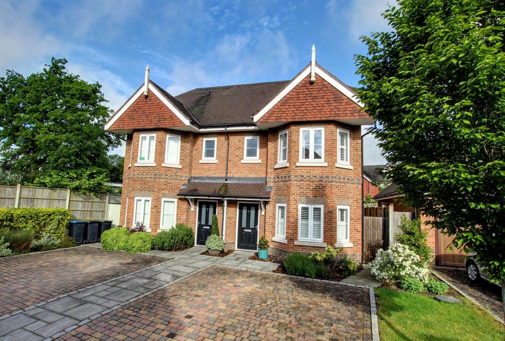 Beechcroft, Haywards Heath, RH16 4 bed property - £600,000