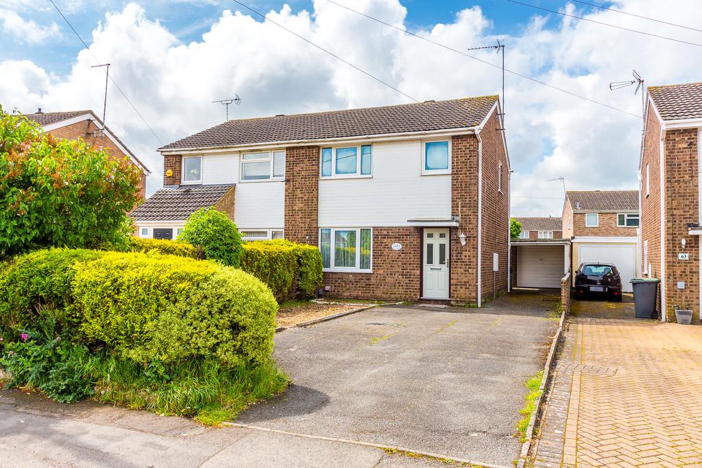 Grangeway, Rushden NN10 3 bed semi-detached house - £250,000